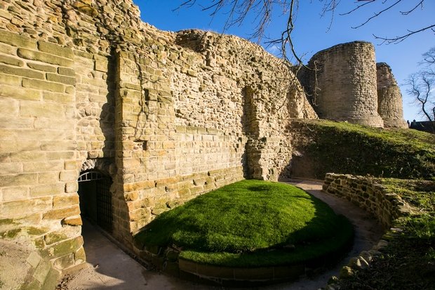 Pontefract Castle (Castle Chain, Pontefract)