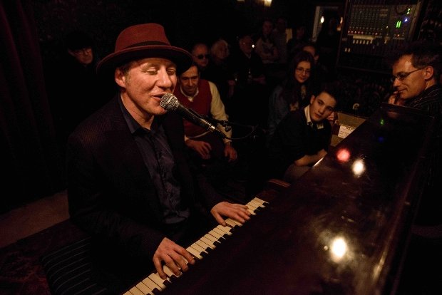 Dom Pipkin, piano from London, soul from New Orleans | Data Thistle