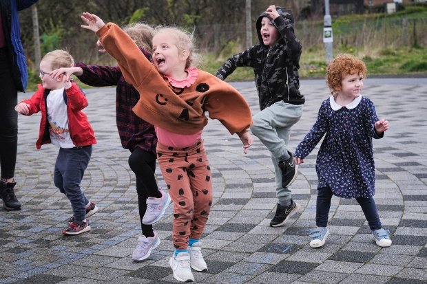 Cuningar Loop Outdoor Arts Activities | Data Thistle