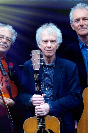 Johnny Coppin: All on a winters night | Data Thistle