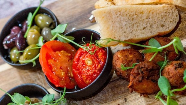 Mediterranean Evening at The Pottery By Night Restaurant | Data Thistle