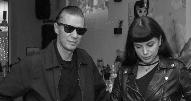 Messer Chups | Data Thistle