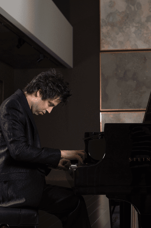 Dominic Ferris with Luca Brugnoli | Data Thistle