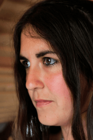Sarah Thomas: The Ravens Nest, An Icelandic Journey Through Light and ...