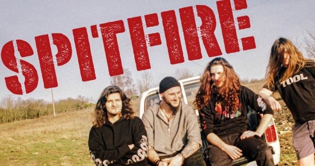 Spitfire Live At The Hunter Club | Data Thistle