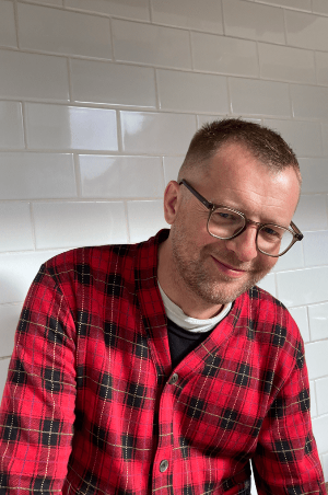 Forum Books Presents Charlie Porter | Data Thistle