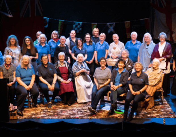 The Rogues Shanty Chorus and The Black Deek Band | Data Thistle