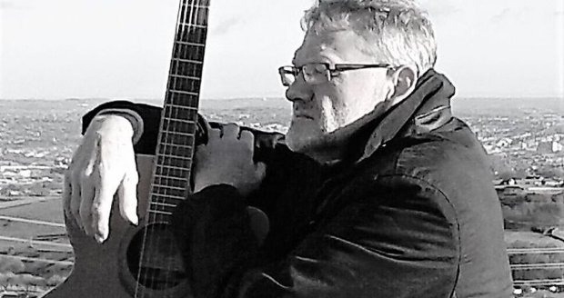 Stuart Douglas | Data Thistle